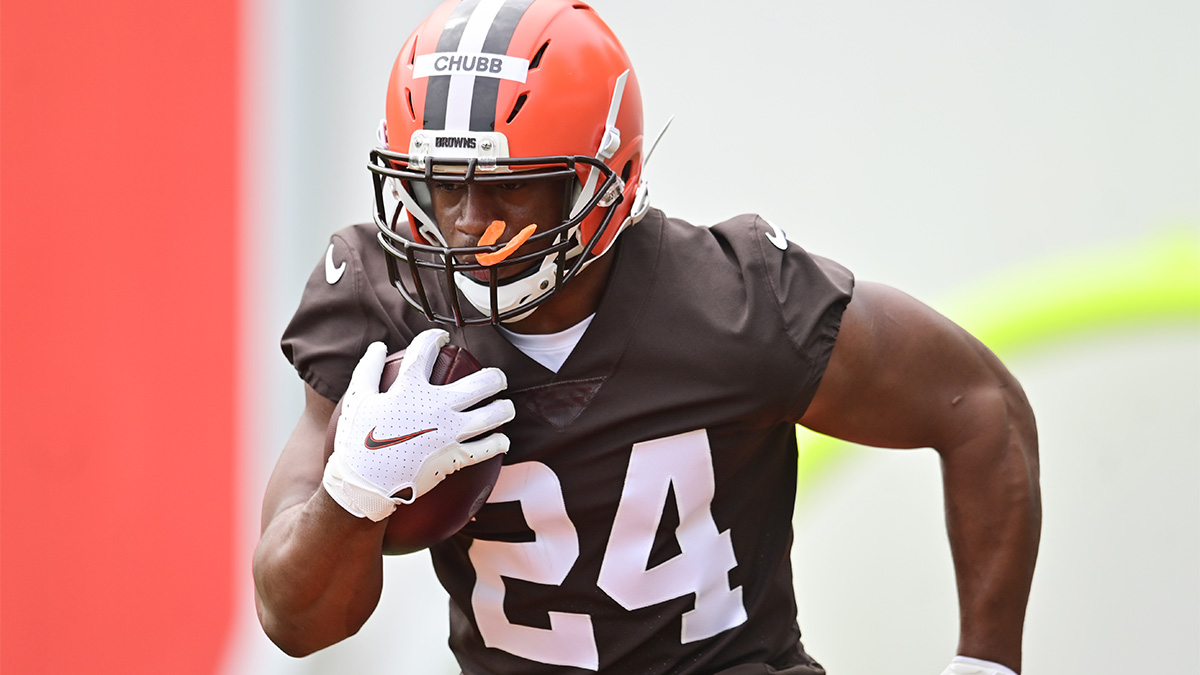 Buy Or Sell Fantasy Football Edition: Aaron Rodgers, Nick Chubb