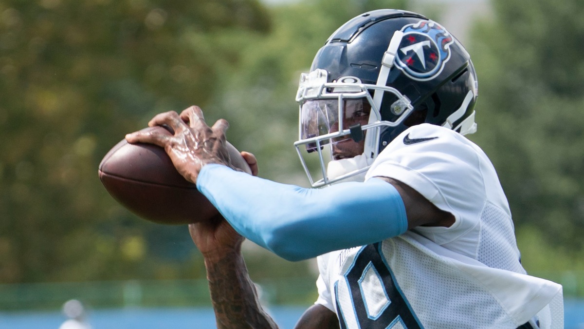 Ex-Patriots Wideout Josh Gordon Reportedly To Make Titans Debut