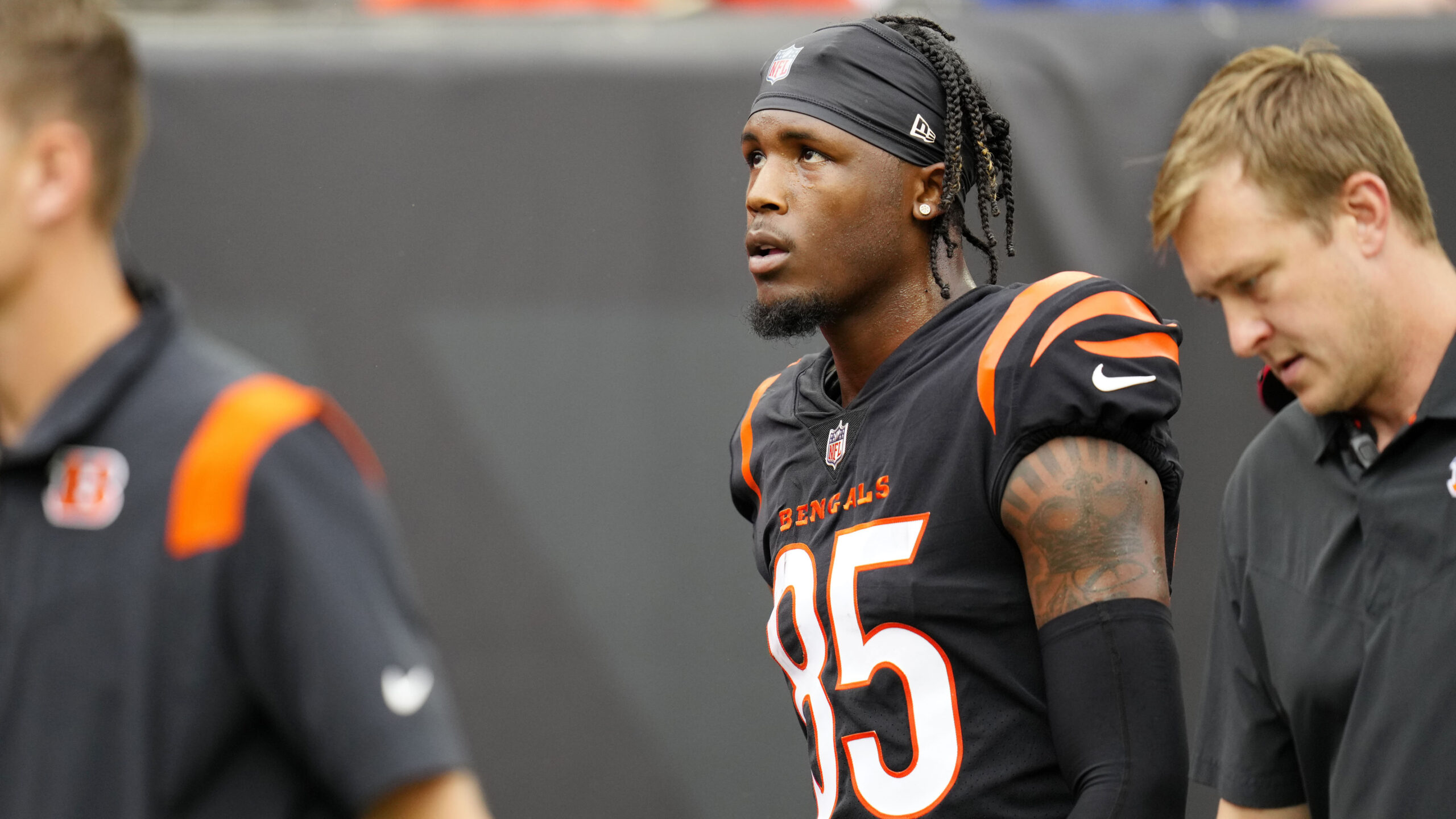 Bengals WR Tee Higgins 'Day-to-Day' With Concussion Bengals WR Tee Higgins 'Day-to-Day' With Concussion
