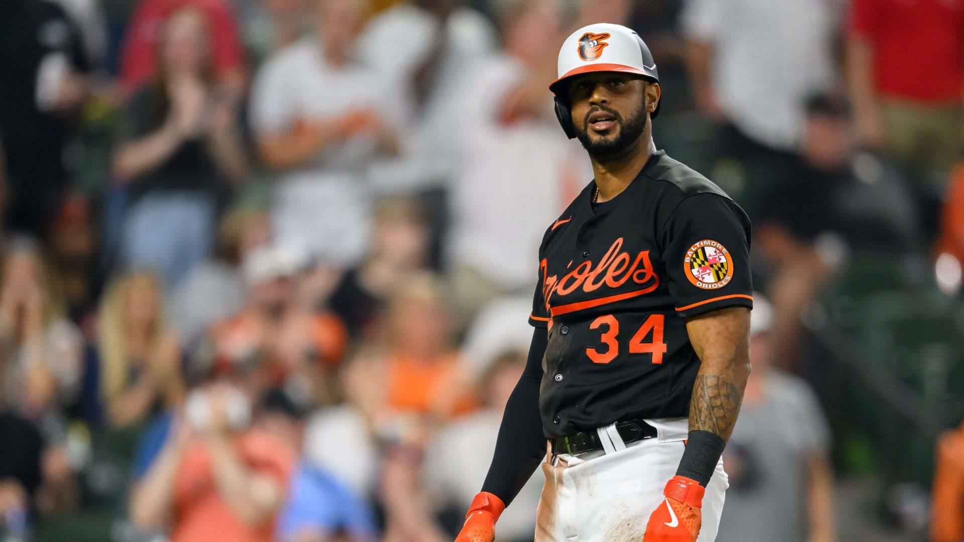 Yankees Fans Boo Video Tribute To Former Outfielder