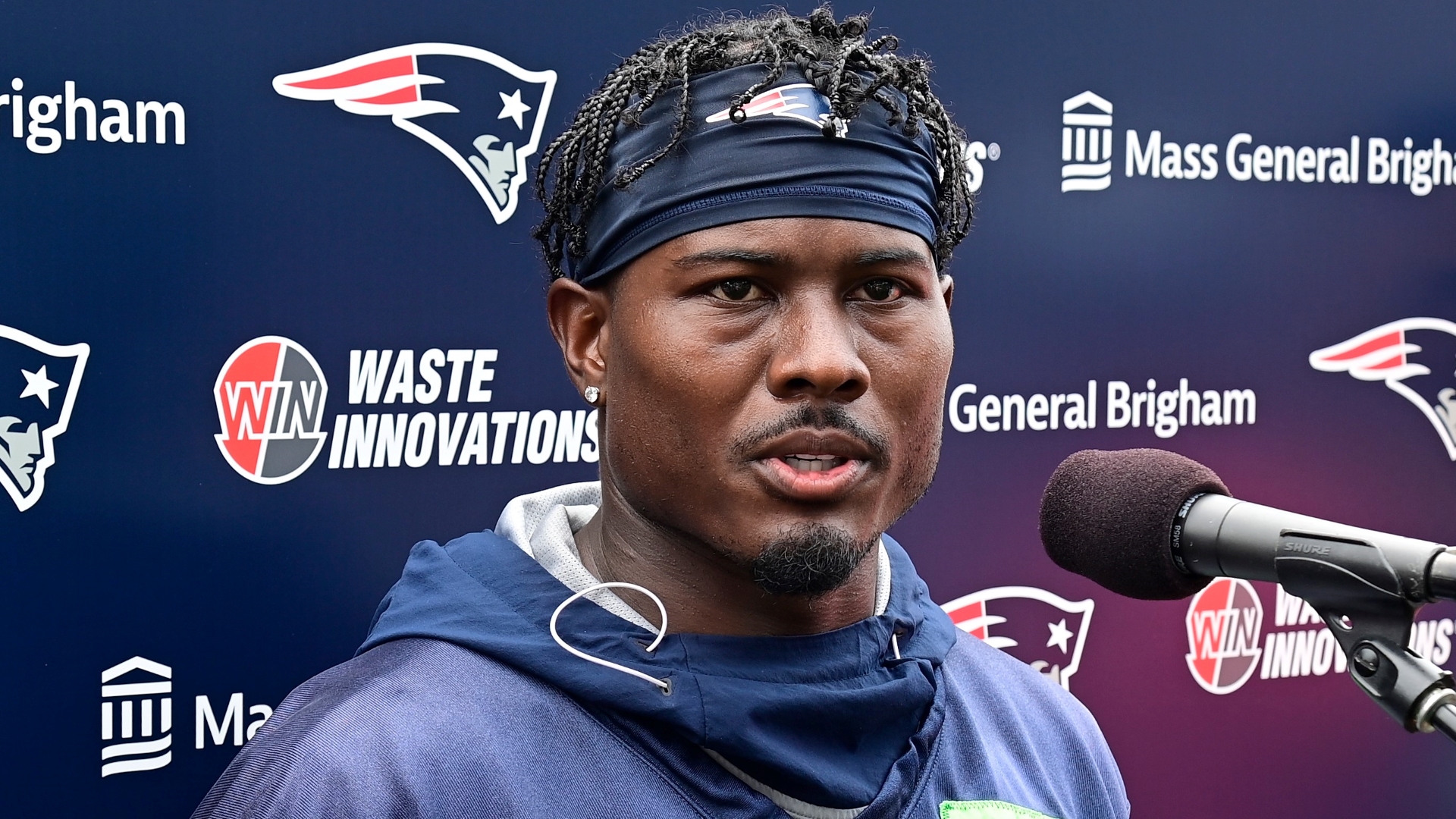 Patriots Rumors: Real Reason Jonathan Jones Missed Practice