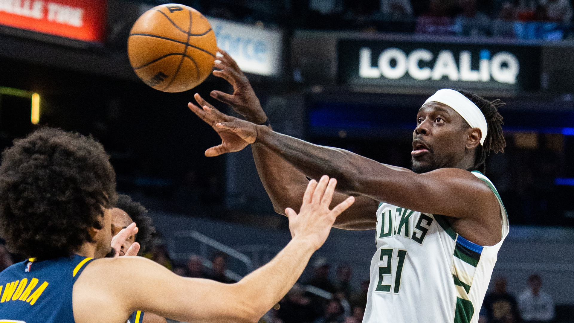 Comparing Celtics, Bucks Season Odds After Jrue Holiday Trade