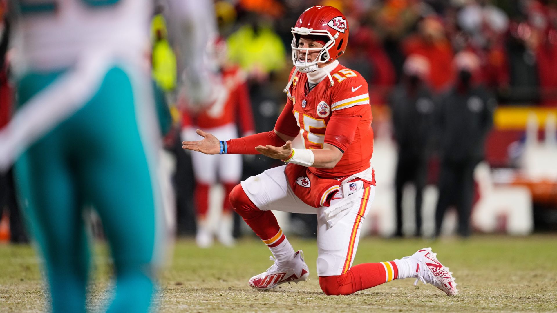 Patrick Mahomes Breaks Helmet In Latest Cold Weather Craziness