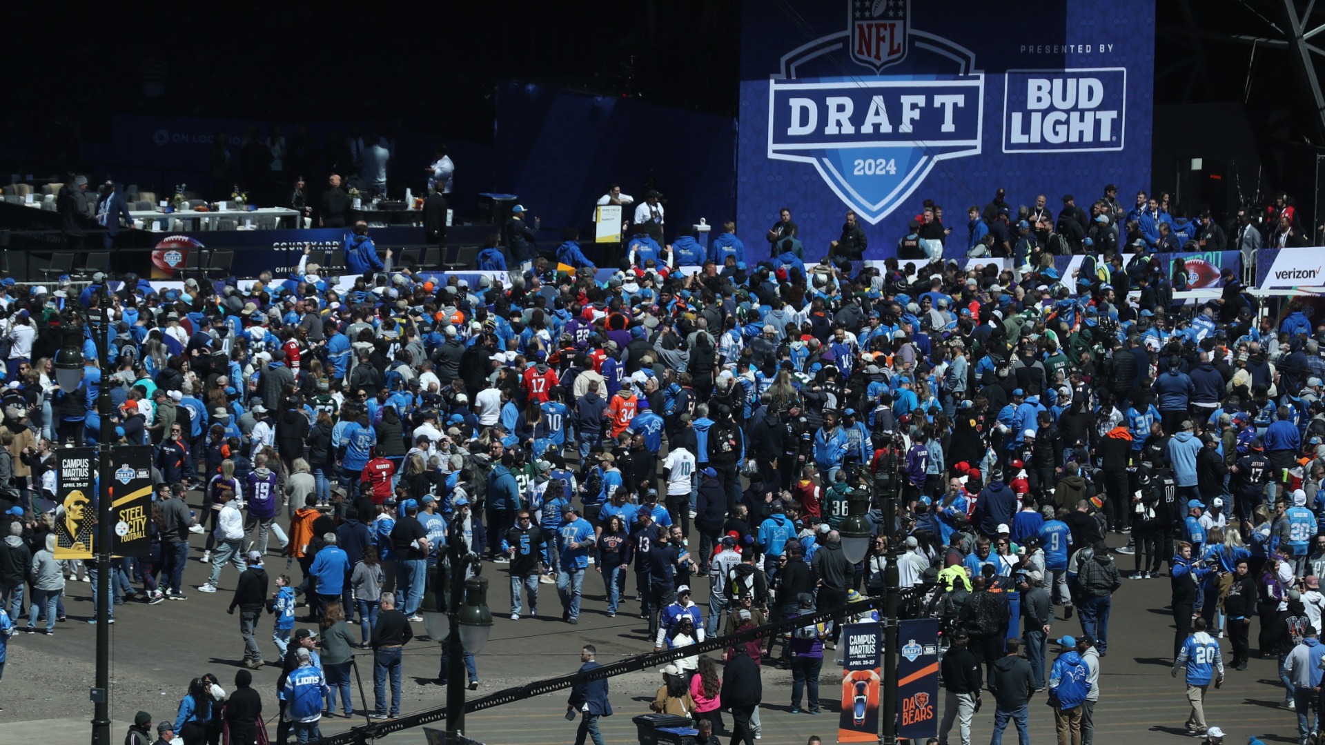 NFL Draft Rumors: This Team Targeting Top-10 Pick