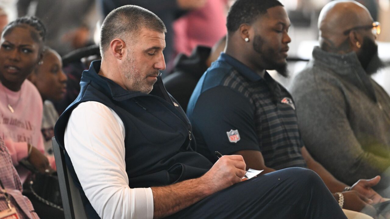 Tuukka Rask Attending NHL Awards Show With 9-Year-Old Cancer Patient ...