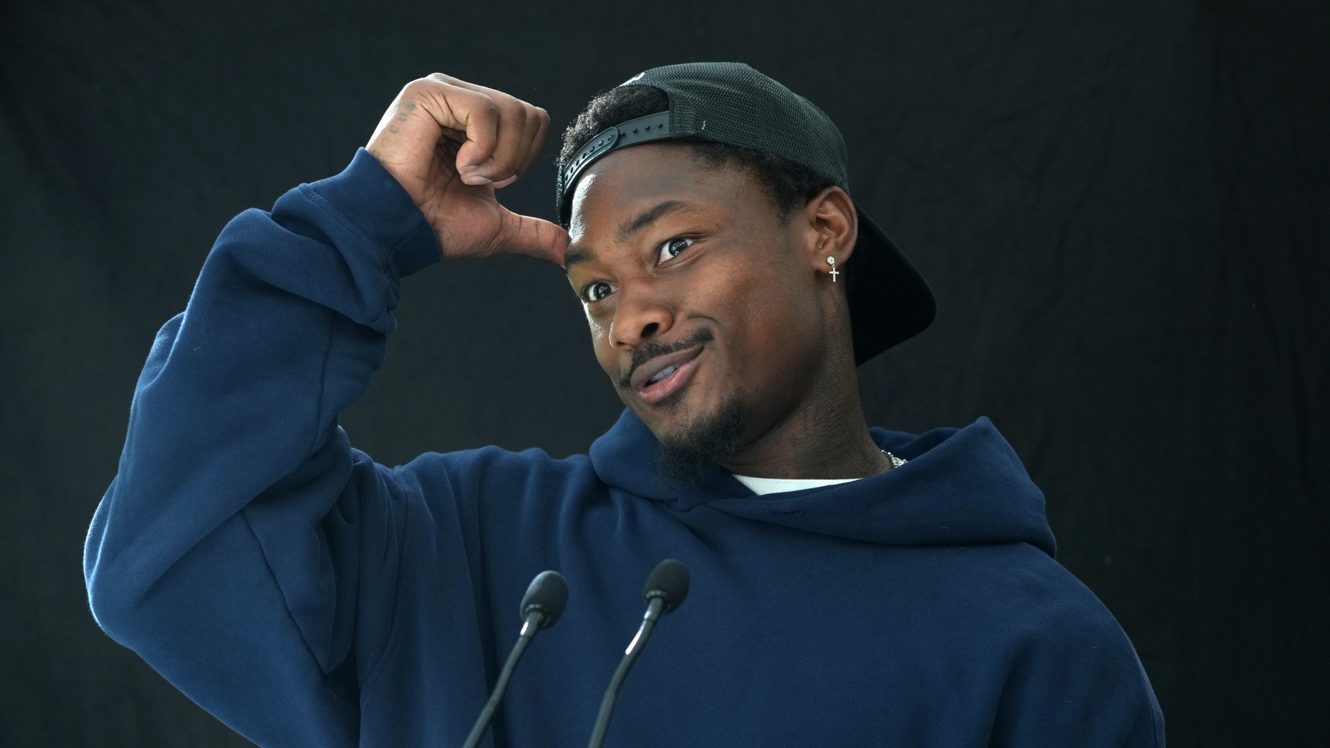 Patriots' Mike Vrabel Addresses Troubling Viral Stefon Diggs Video