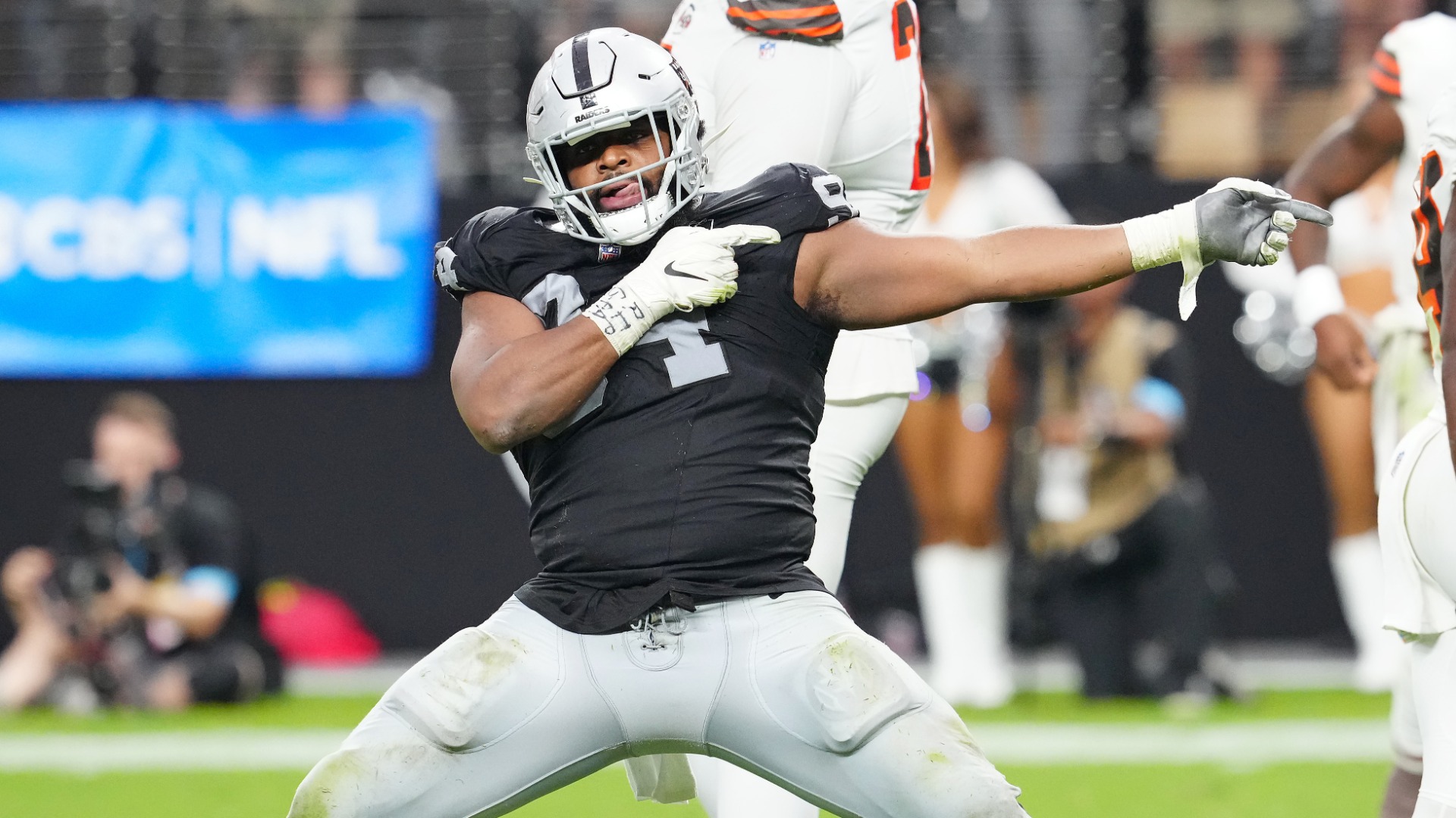 Mike Vrabel Confirms Patriots Will Kick Tires On Star Defender Nearing Release