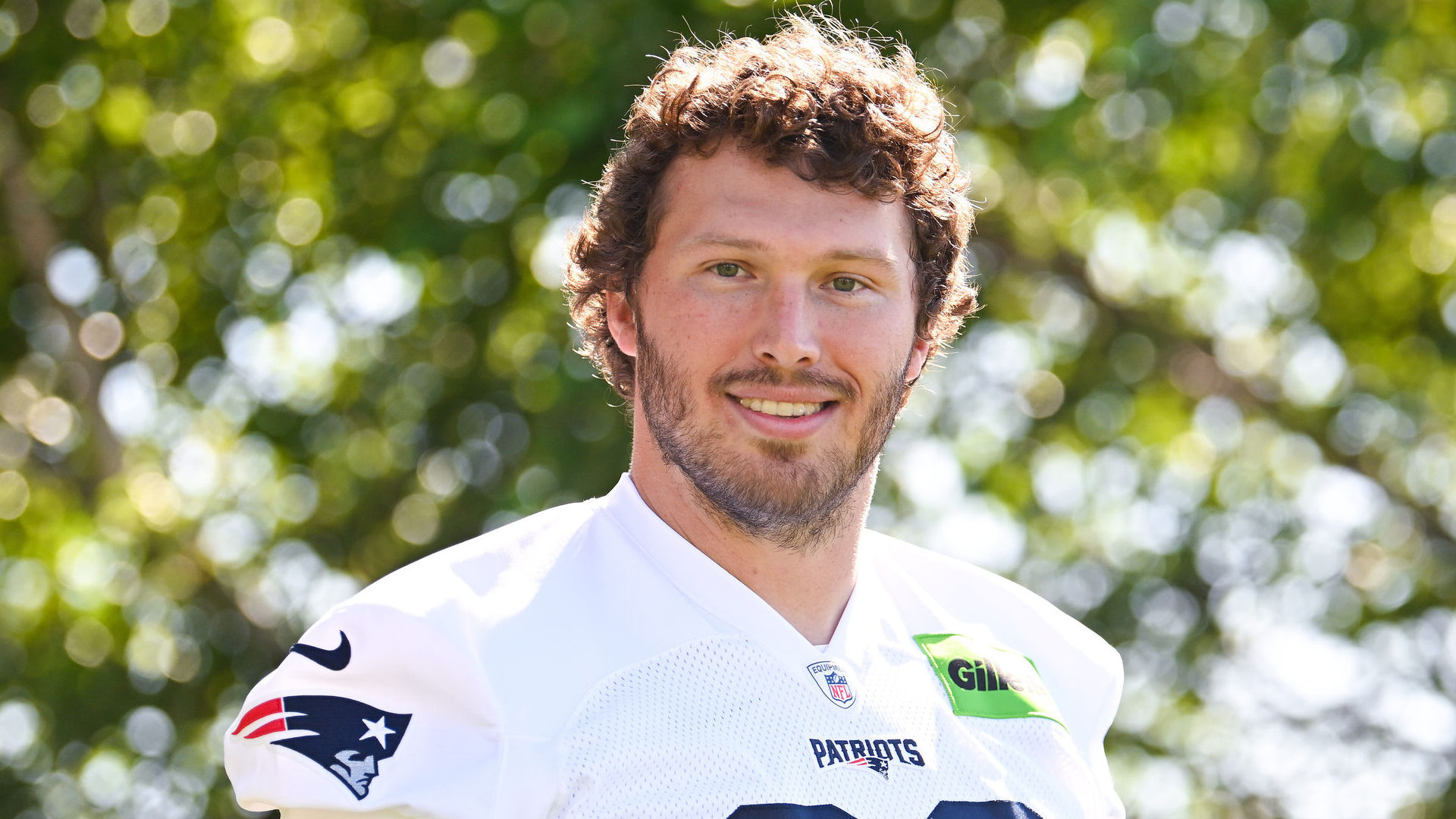 Former Patriots First-Round Pick Reportedly Signs With Browns