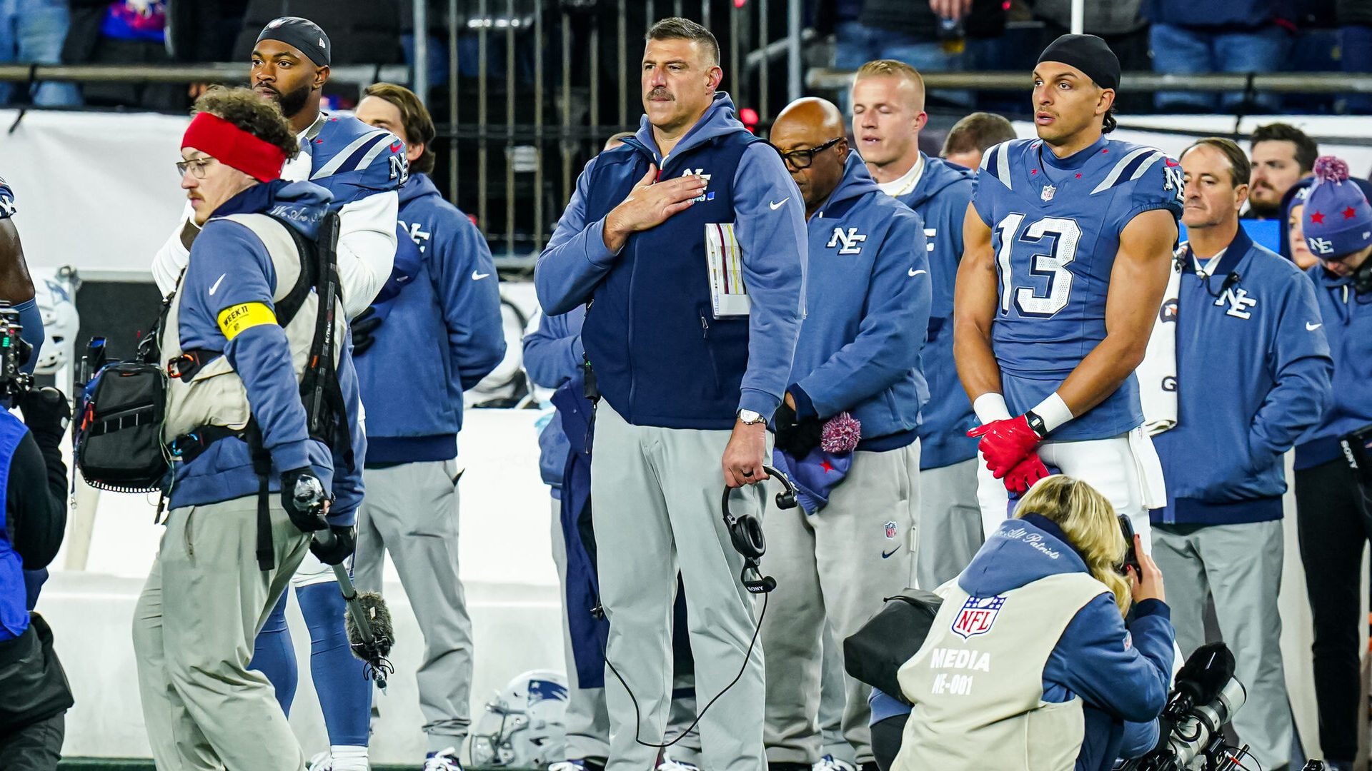 Mike Vrabel's Hilarious Message To Rob Gronkowski Before Contract Signing