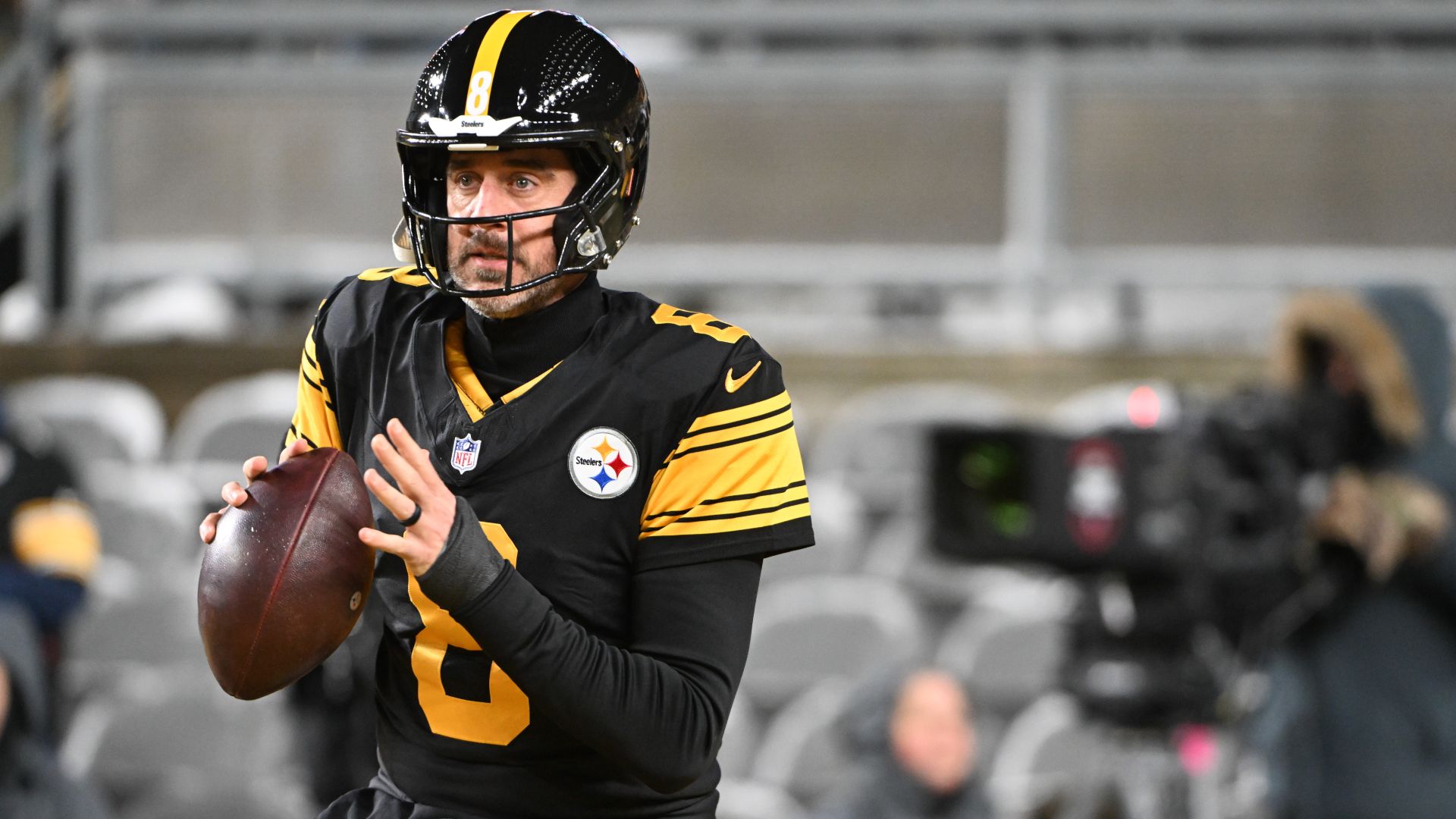 Aaron Rodgers Can Help Former Rival Reach Playoffs With Steelers Win